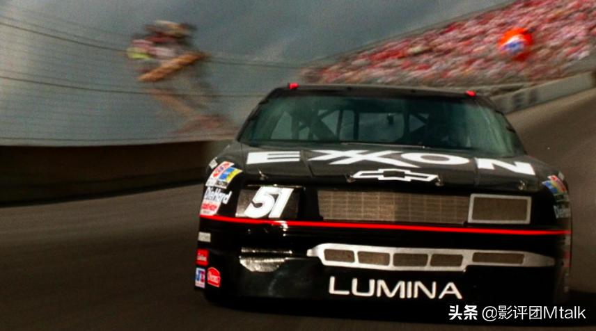 The so-called man in "The Thunderbolt Man" means that he can race a car ...