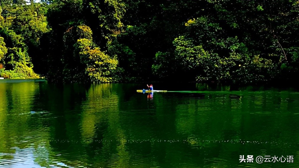 Yu Dafu's two couplets, depicting scenes and lyricism, reflect the ...