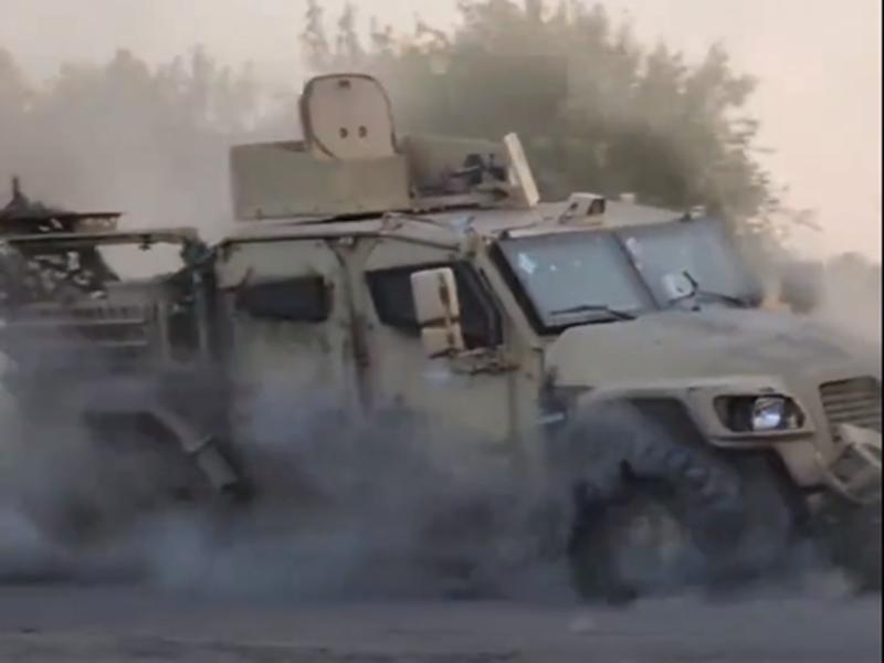 Russian T-80BVM main battle tank: British "Husky" armored vehicle - iMedia