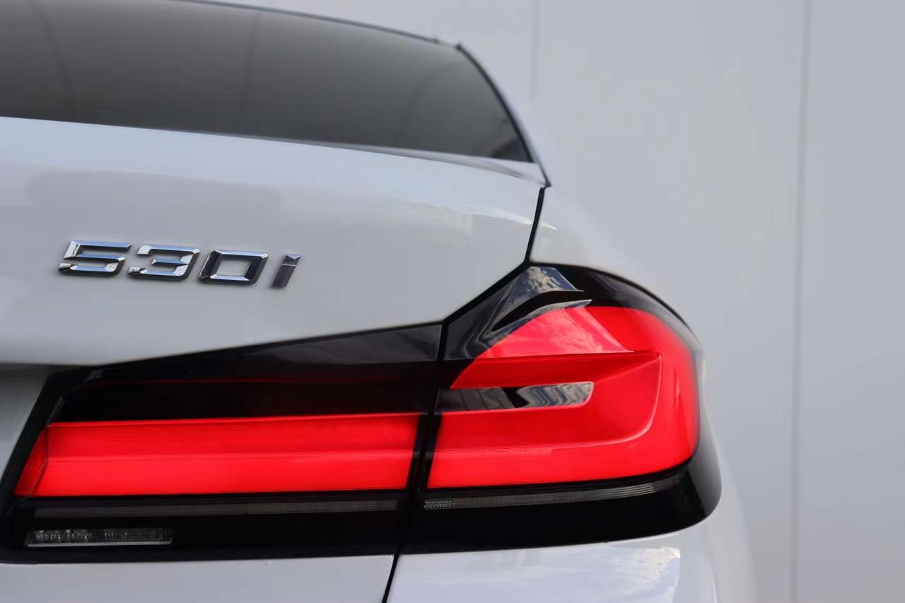 Competing for the new Mercedes-Benz E-Class, BMW 530li real shot, the ...