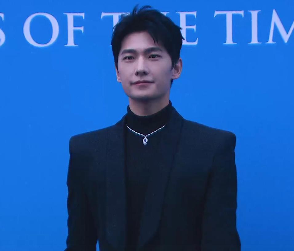 It's the red carpet again! Yang Zifeng is messy, Yin Tao's breasts are ...
