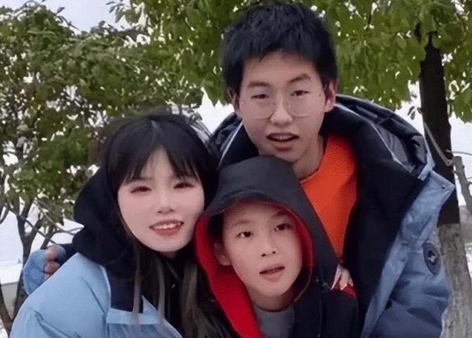 Sun Haiyang complained that "the three guys are not easy to mess with", but he couldn't hide his ...