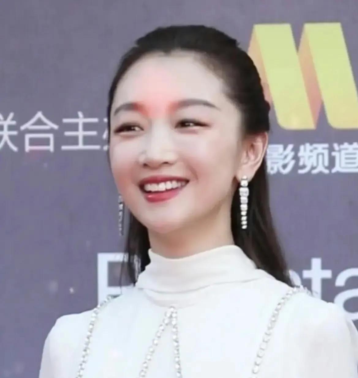 After Zhou Dongyu and Liu Haoran got together, their mood became very ...