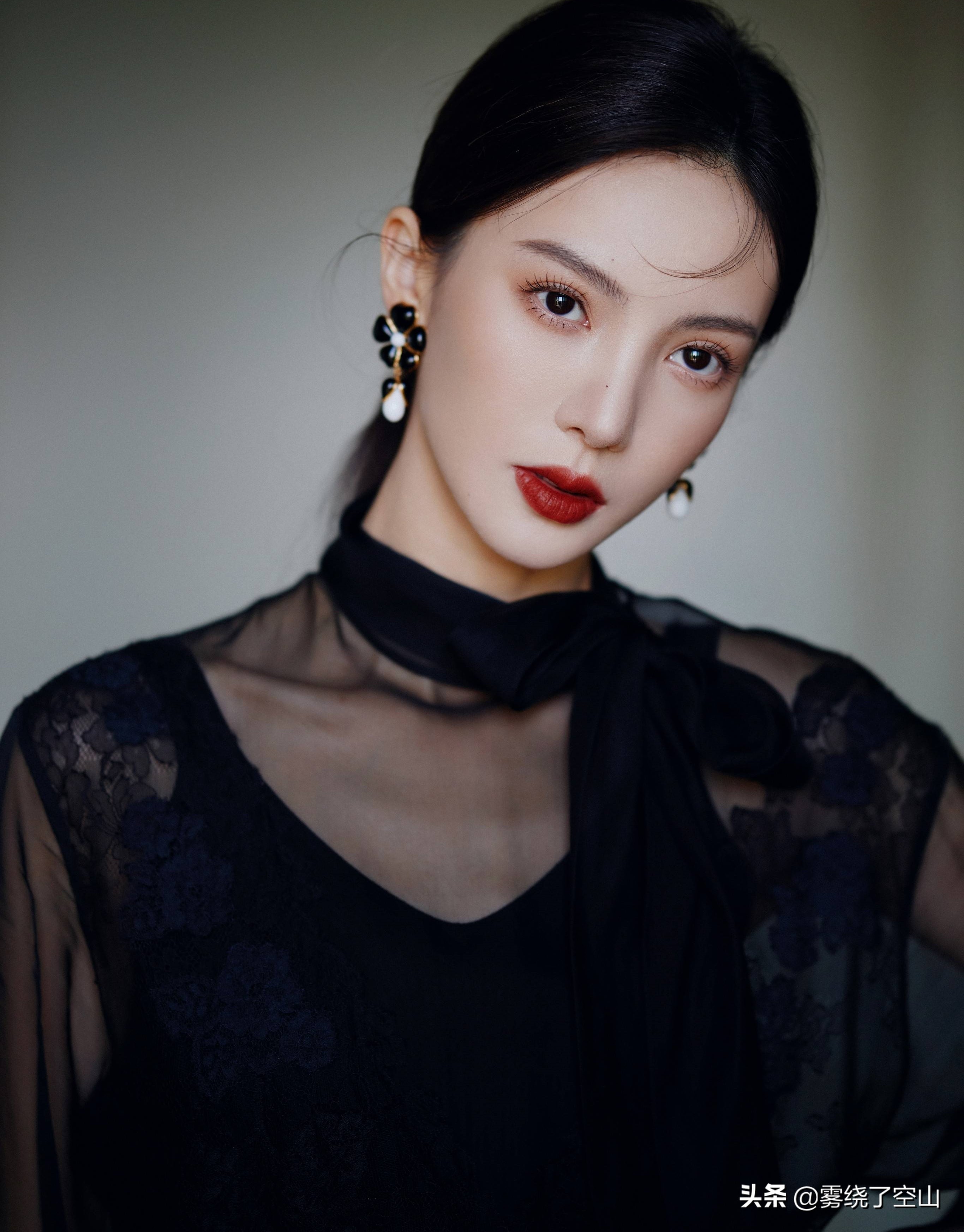 Jin Chen black dress sexy photo - iNEWS