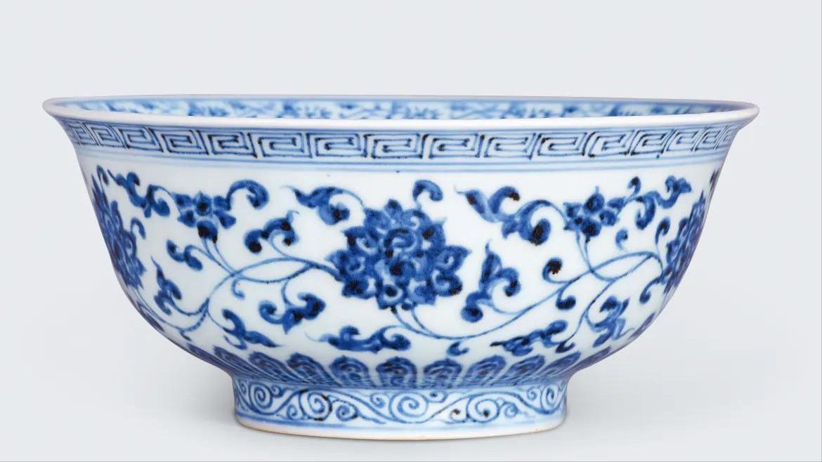 Ming Dynasty Blue and White Porcelain - iNEWS