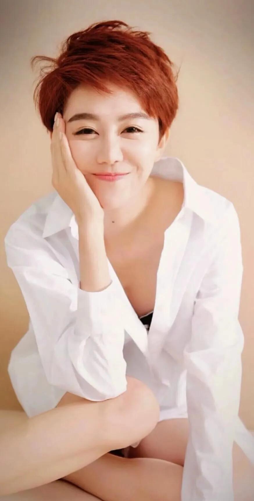 Celebrity Photo Album "Jiang Yan" - iMedia