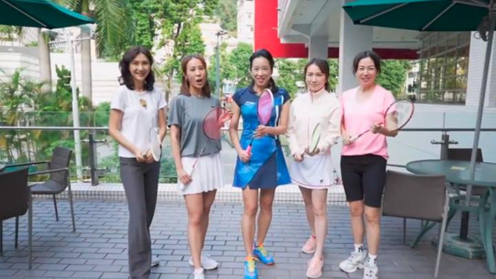 63-year-old Chu Lingling is in the same frame as Zhonggang sister, her ...