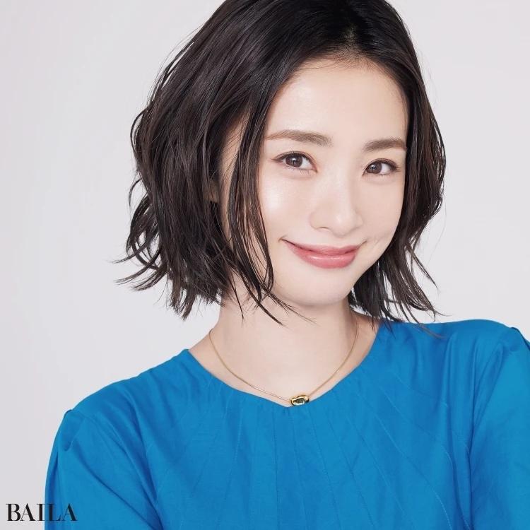 Japanese actress Aya Ueto: Smile is a symbol of happiness - iNEWS