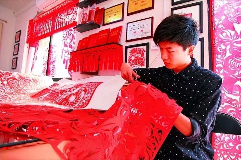 Young people who rejuvenate the intangible cultural heritage: the "old ...