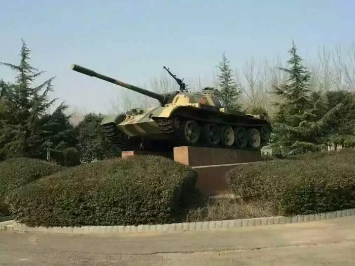 The No. 101 hero car interspersed with the battle of Dongxi in 1979 - iNEWS