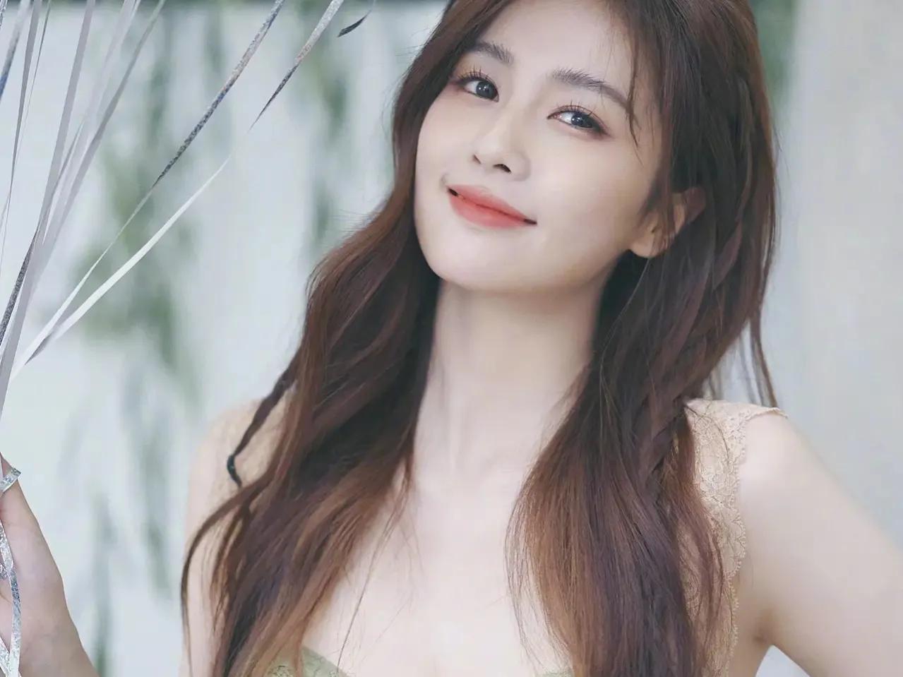 Little Gossip, Zhao Lusi, White Deer, Wang Hedi, Zhang Han, and Li Xian ...