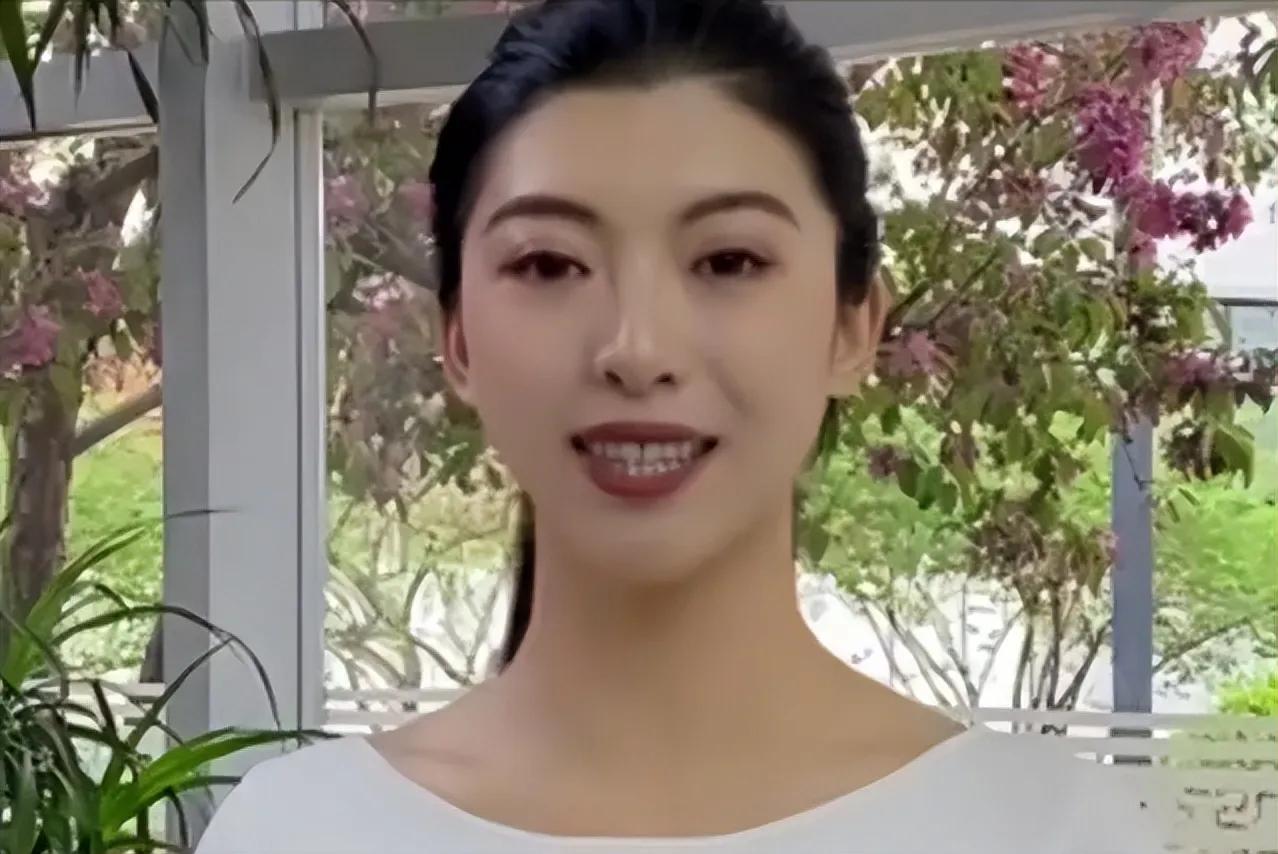 Tsinghua beauty pageant champion Hong Haoyun's appearance was questioned. Netizens: This ...
