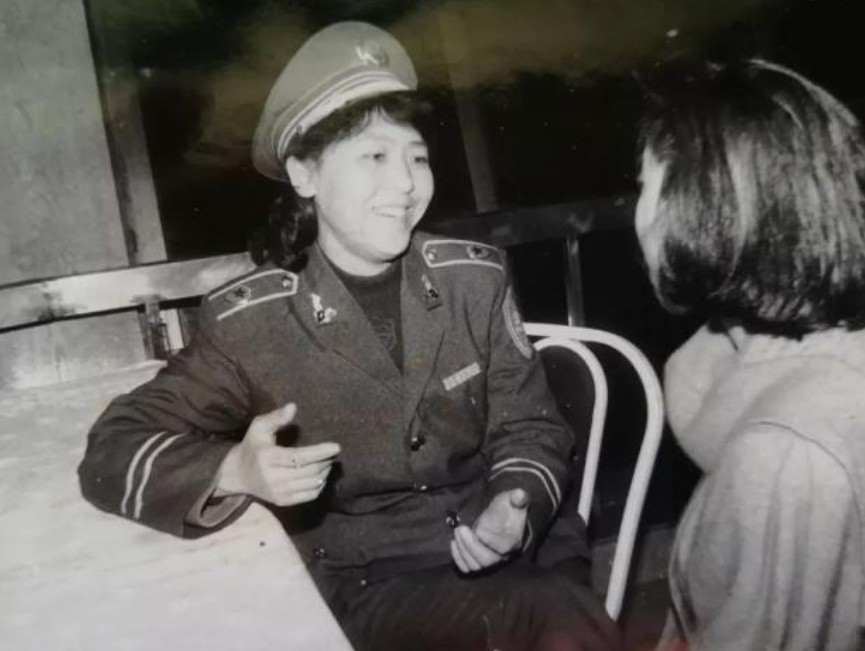 Chen Yajuan, the girl in Lei Feng's photo, was once offered a reward of ...