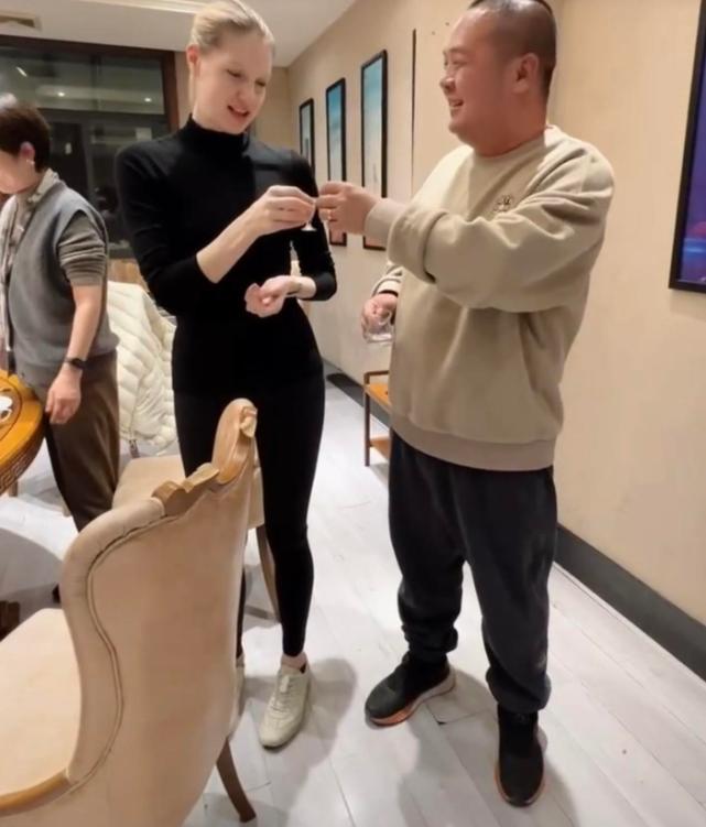 Sa Beining's family portrait is exposed, the twins look like their ...