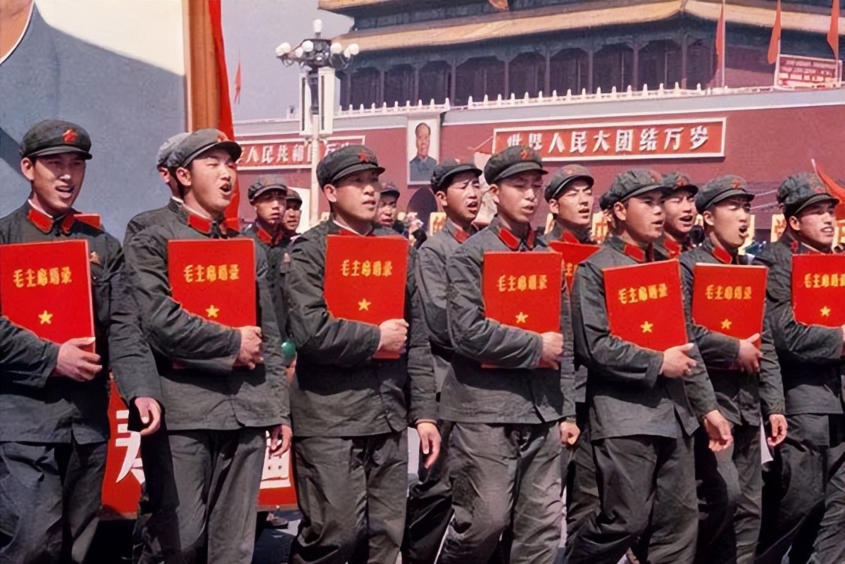 Famous photographer Weng Naiqiang: 1966~1976, China in color photos ...