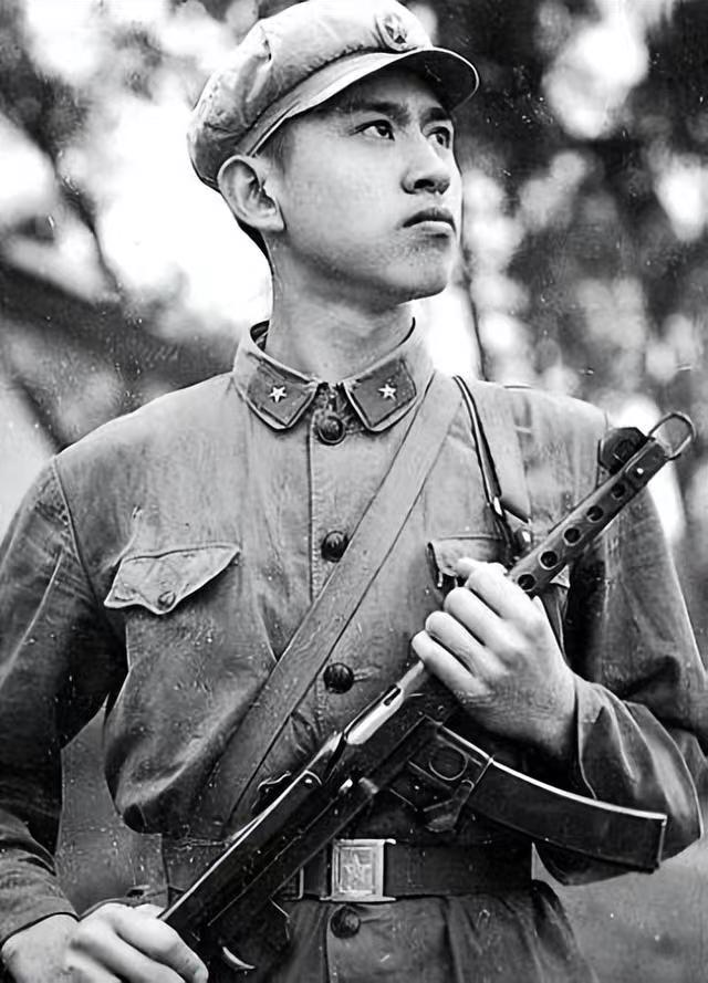 The 77-year-old singer Cheng Zhi passed away. His life was simple and ...