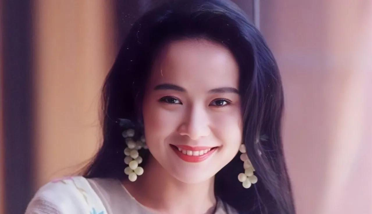 Leslie Cheung: Ye Tong is really a genius, she has a beauty that others ...