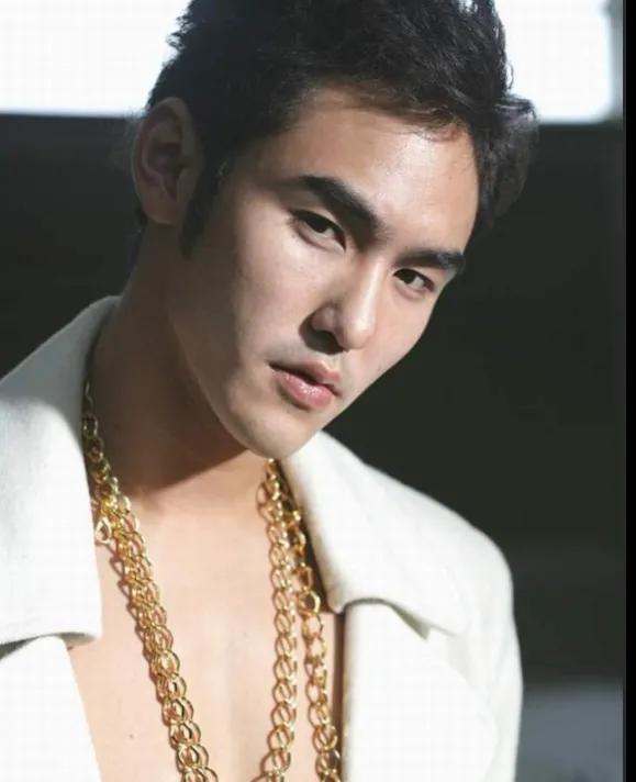 "Anu" Liu Pinyan was half destroyed by his predecessor Ruan Jingtian ...