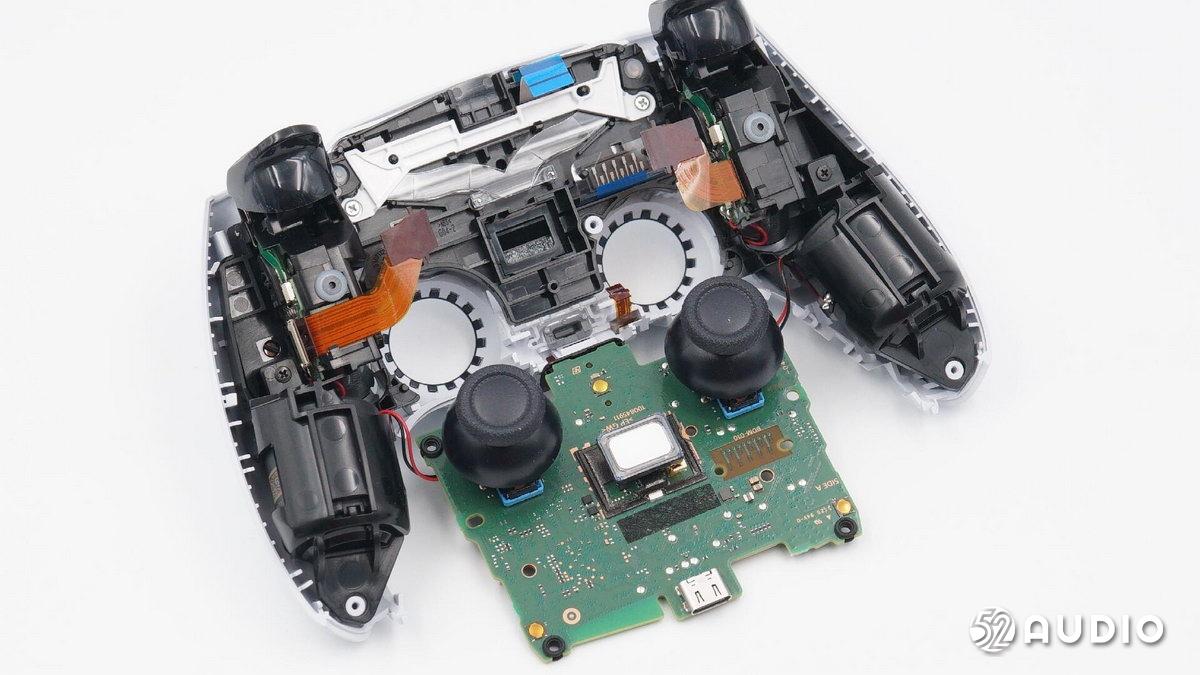 Disassemble the Sony PS5 DualSense gamepad, explore the adaptive ...