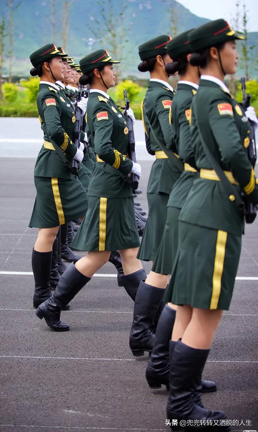 The heroic Chinese honor guard female soldier - iNEWS