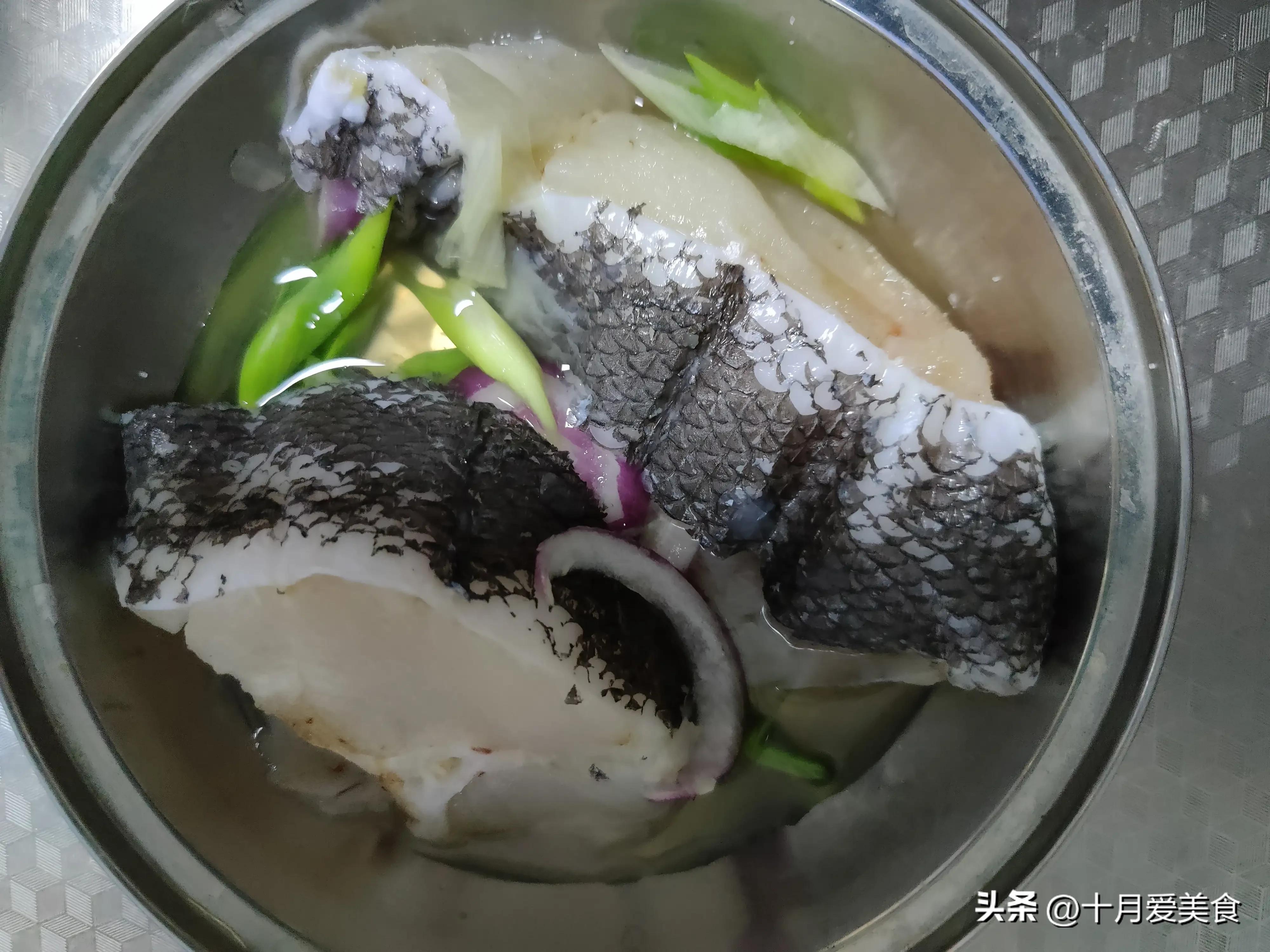 [47-year-old cook Xiaobai learns to cook] - braised cod section - iNEWS