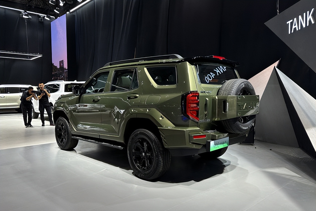 2023 Shanghai Auto Show Tour: Tank 400 Hi4-T opens up new off-road ...