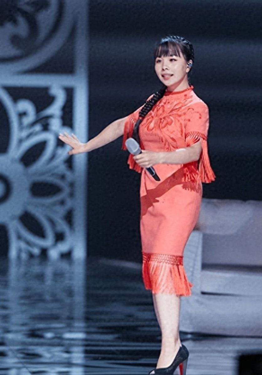 Grassroots singer Wang Erni's identity revealed? After hiding it from ...