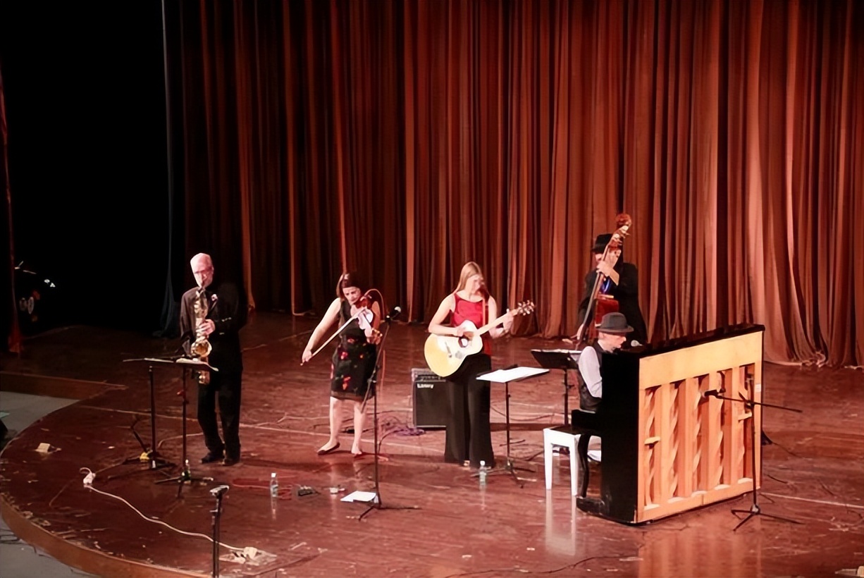 An overview of Canadian music history, representative artists, and ...