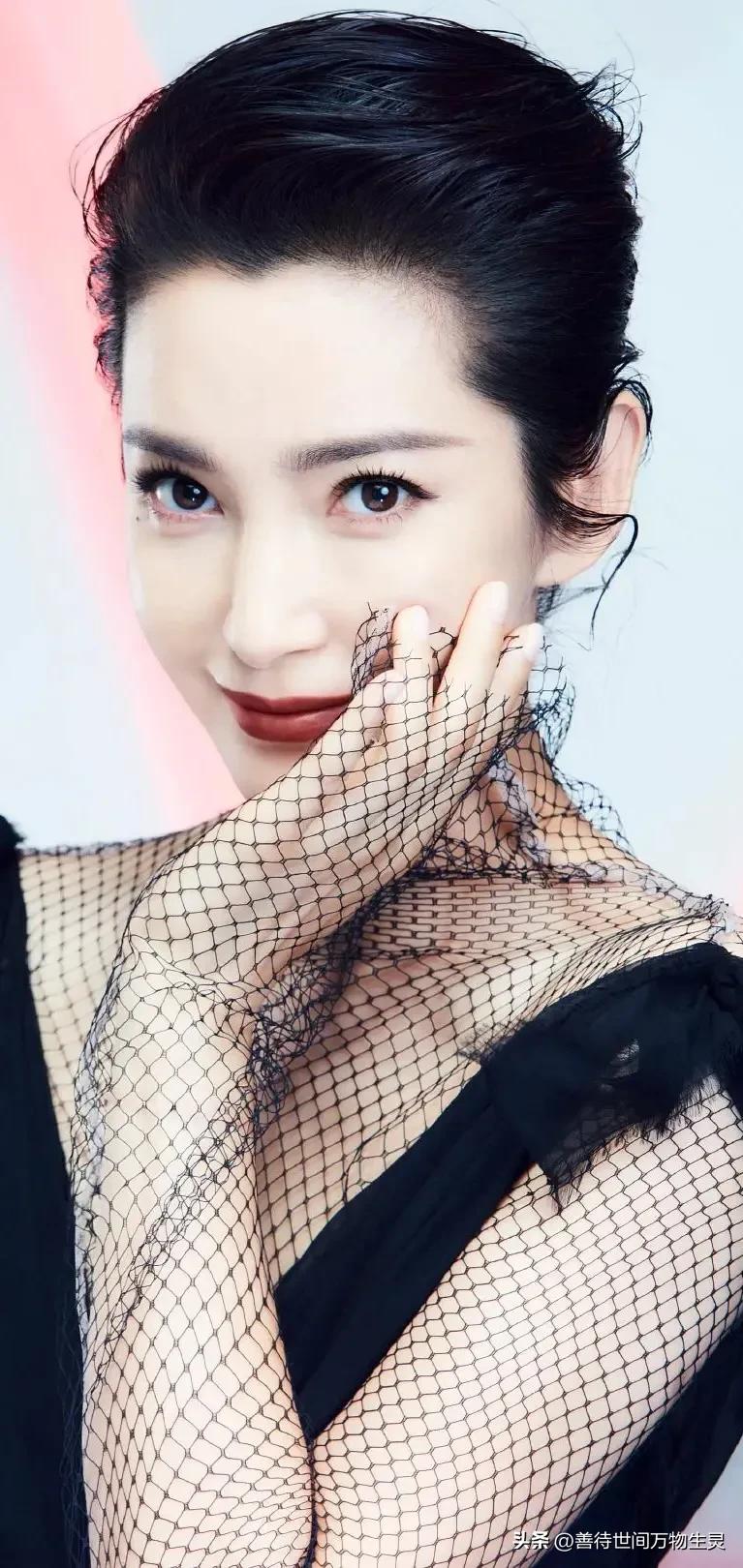 Li Bingbing Fashion Photo Album (Collector's Edition) - iNEWS