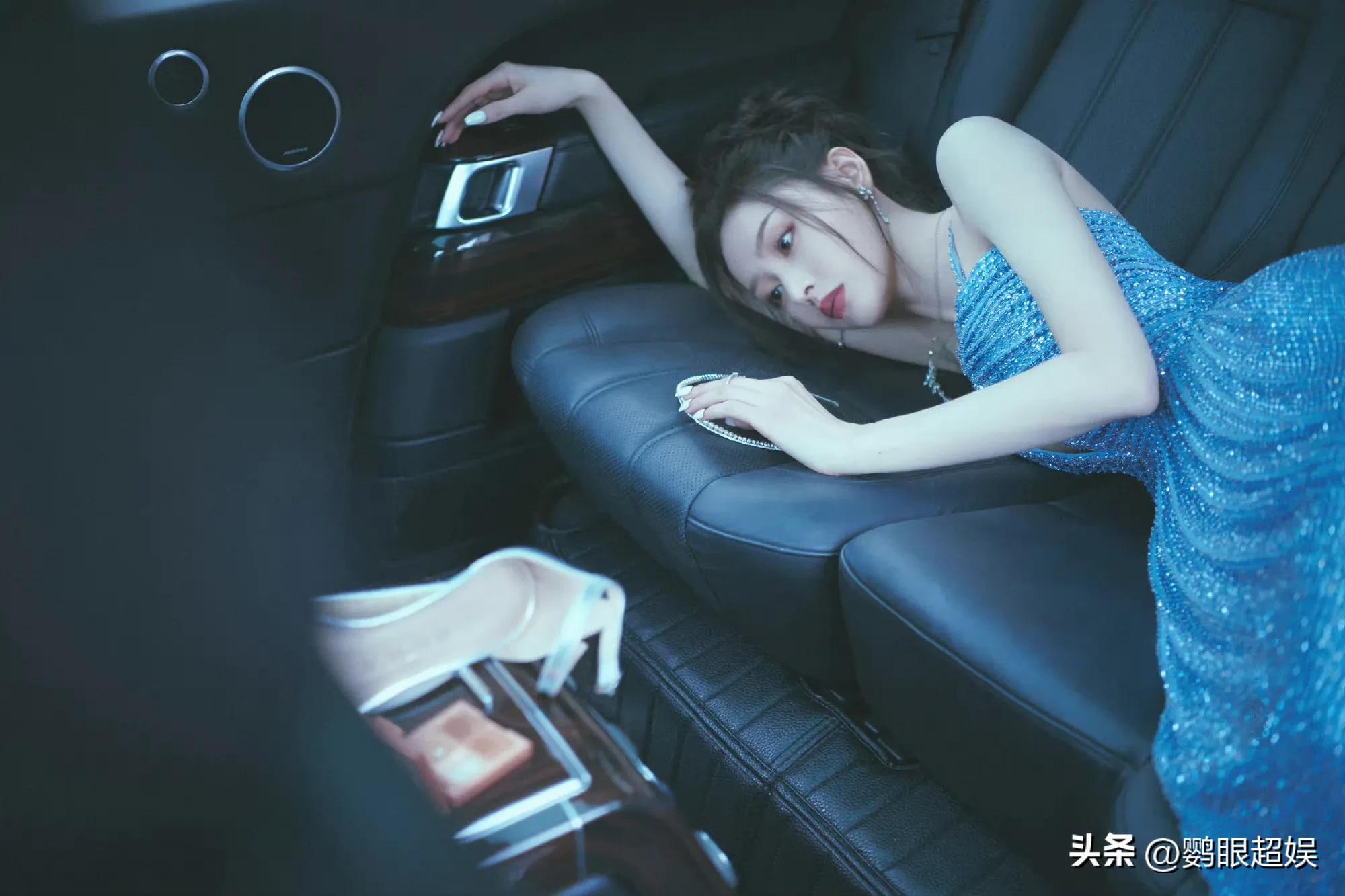 Zhang Tianai's blue angel appearance attended the Weibo movie night ...