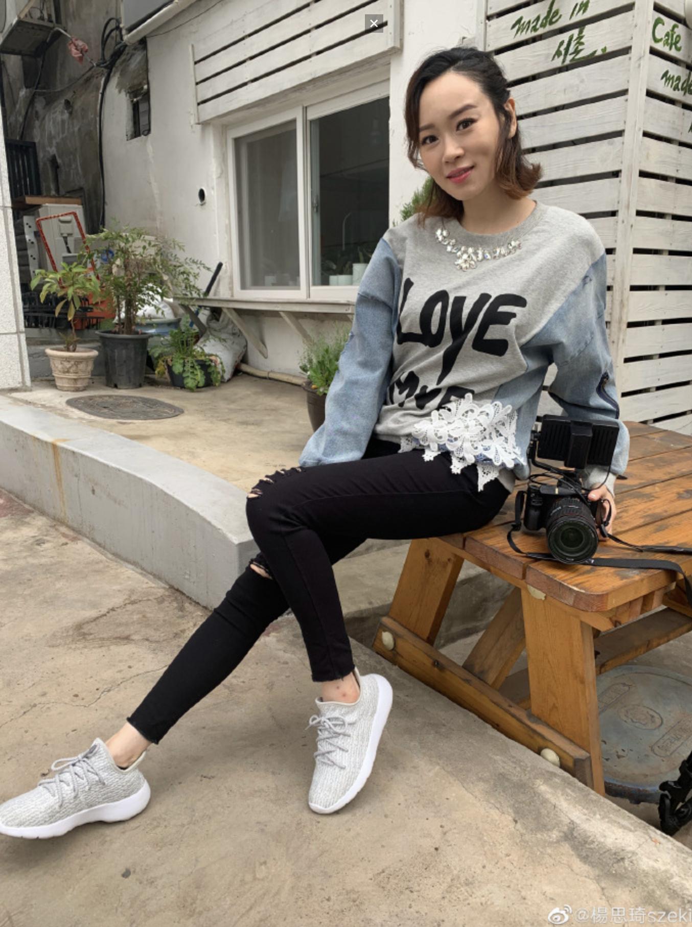 Li Yonghao posted recent photos of the couple after half a year of marriage, his wife's new ...