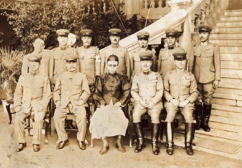 Li Yuqin waited for Puyi to file for divorce after 12 years. In order ...