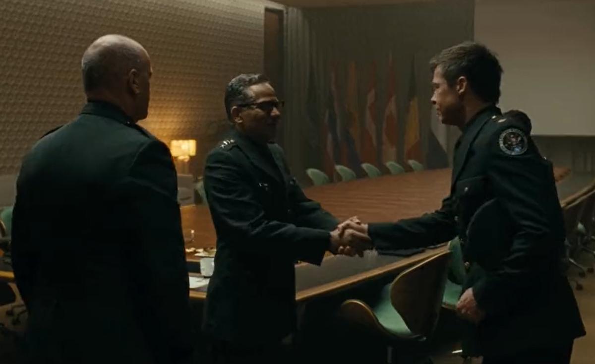 Brad Pitt went into space, a space-time intersection, he witnessed the ...