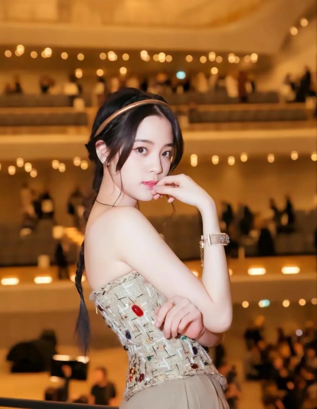 Ouyang Nana's controversial appearance, what do you think? - iNEWS