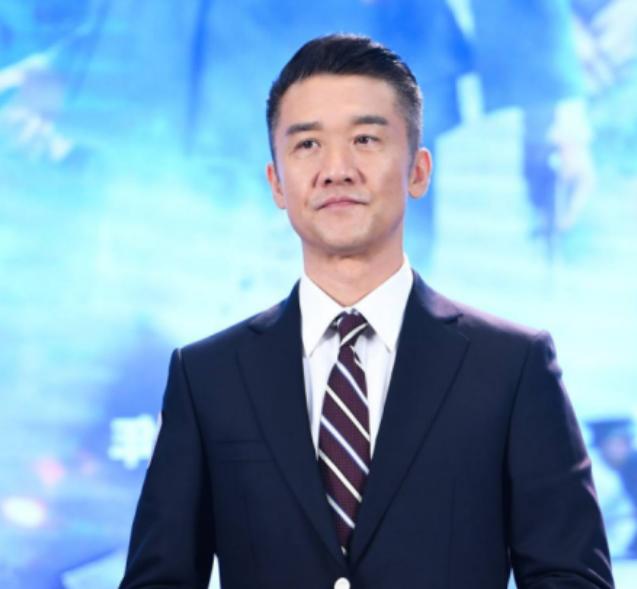 Huang Zhizhong: After the divorce, his son's words hurt his heart, and ...