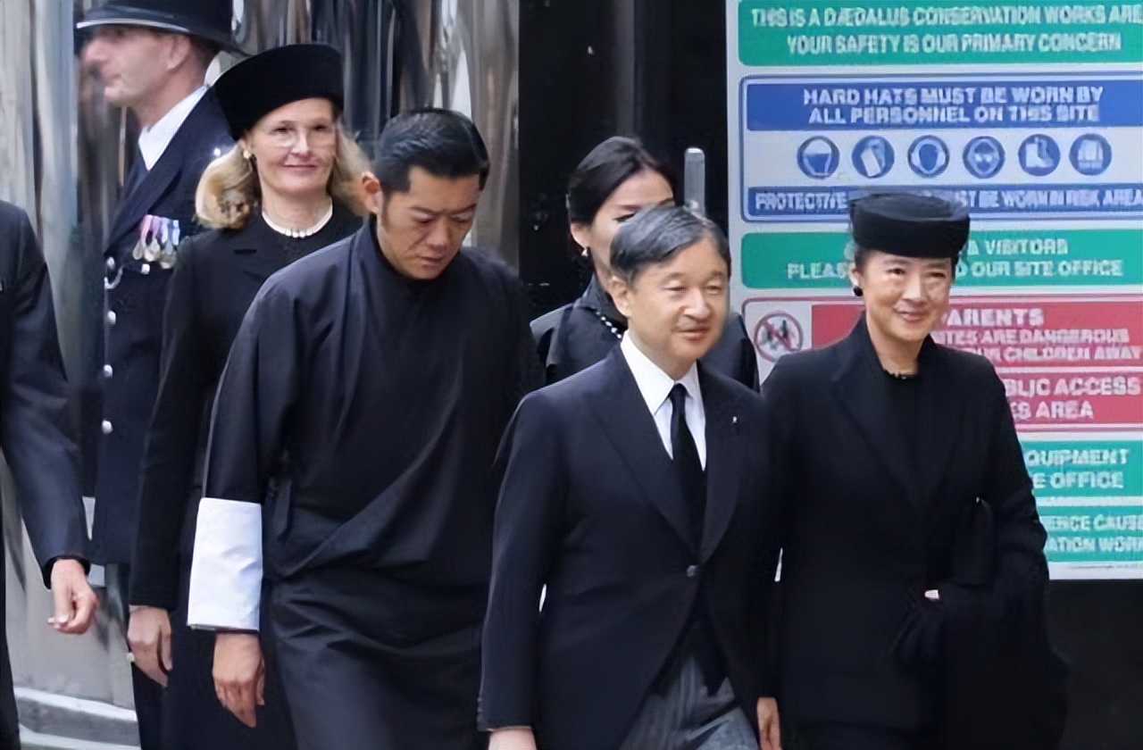 The 31-year-old Queen of Bhutan is stunning, wearing mourning clothes ...