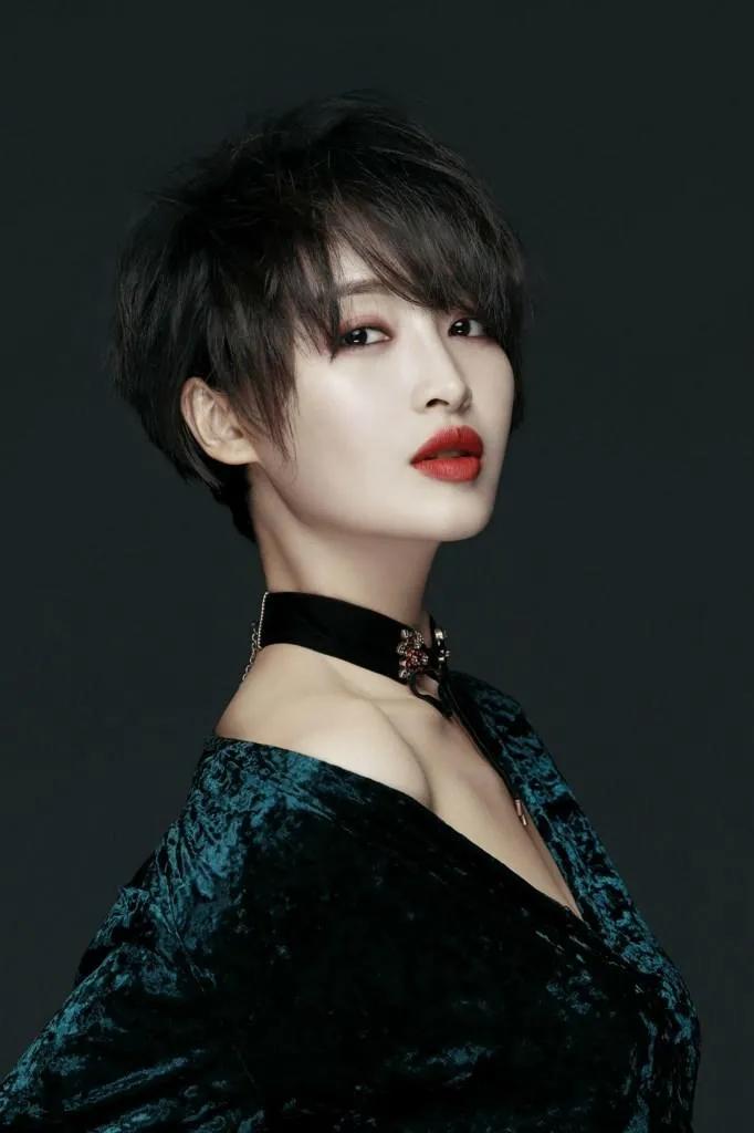 Temperament goddess Yang Yang short hair photo picture 1027 - iMedia