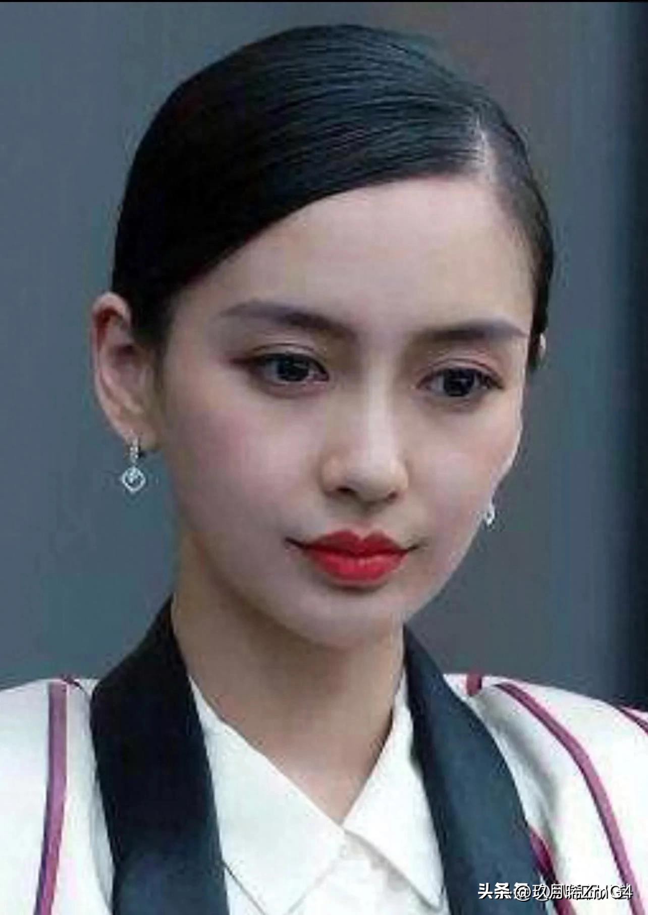 Baby Yang Ying's face collapsed during Fashion Week! Excessive force ...