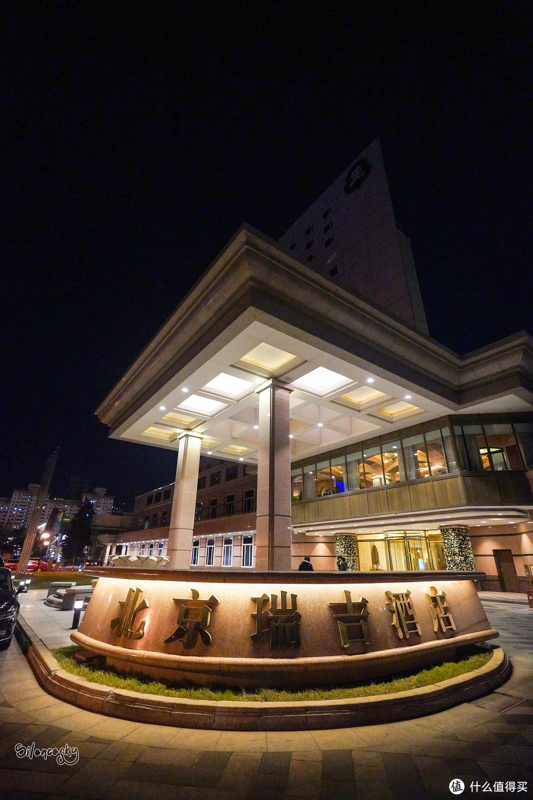 Experience the ambassador-level treatment in the embassy area! The most ...