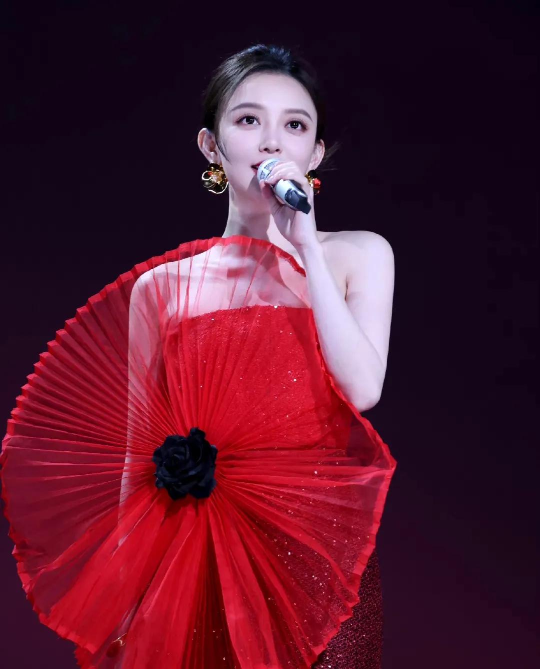 Why is Wang Xiaomin, who is beautiful and sweet, not popular? - iMedia