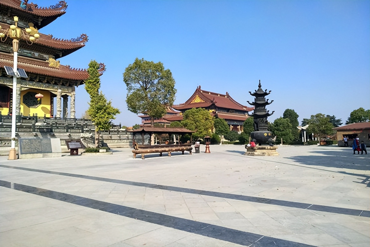 The Nanhai Temple of the Scenic Spot - iNEWS