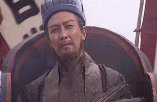 Zhuge Liang's legs are sound, why he always sits in a "wheelchair" when fighting? This is what ...