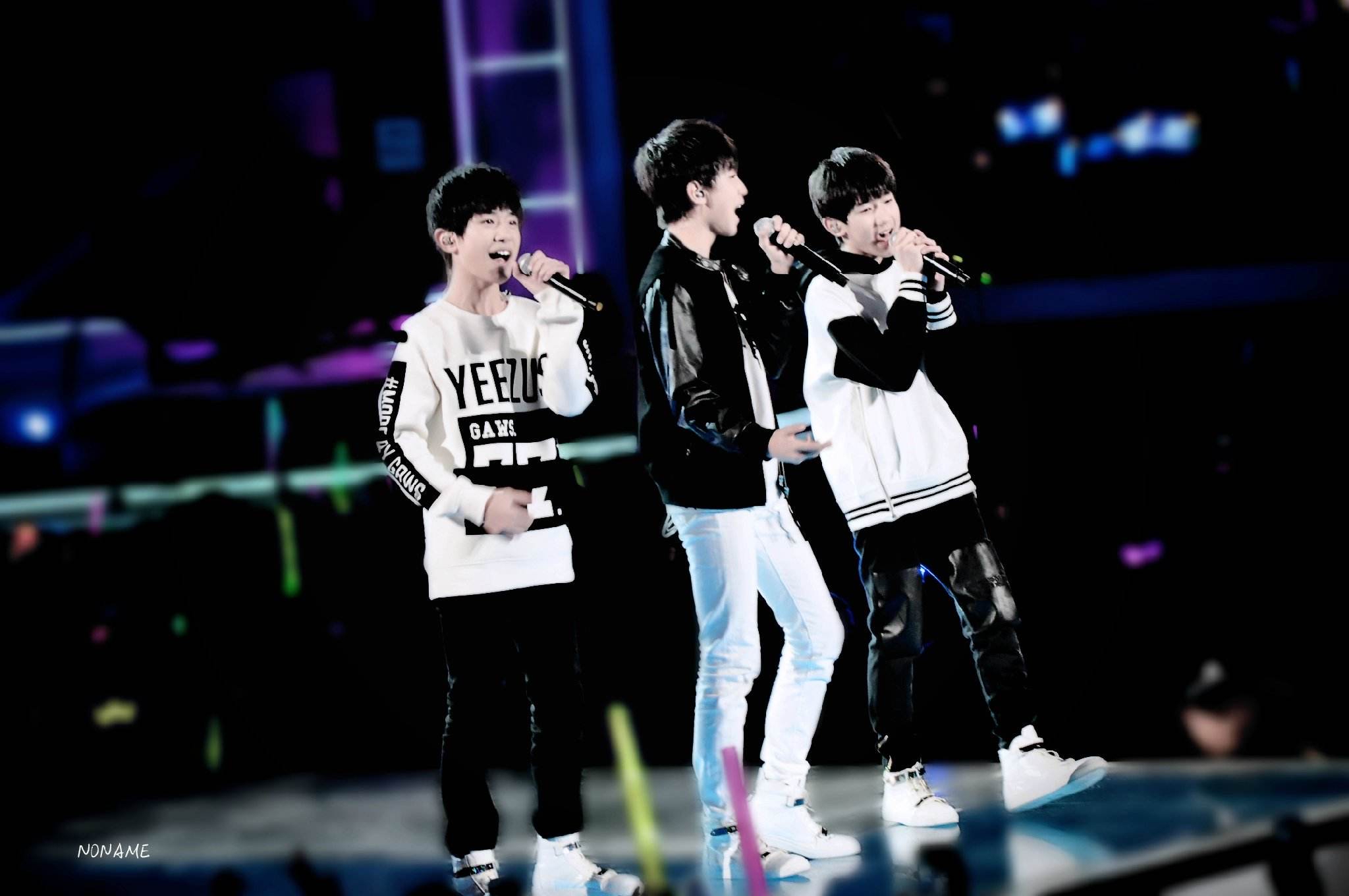 Tickets for the TFBOYS 10th Anniversary Concert sold out to 2 million ...