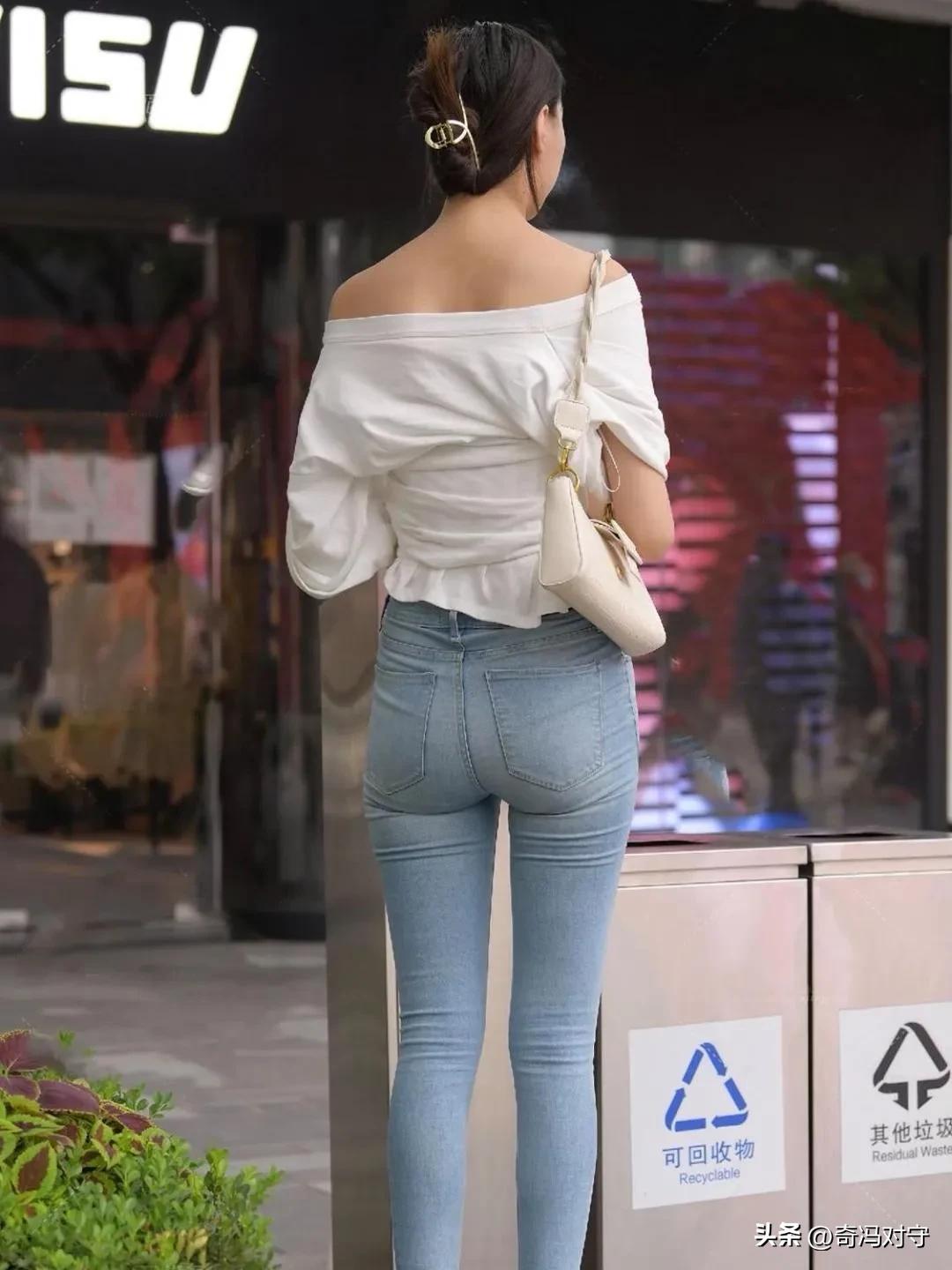 Jeans, yoga pants, leggings, and casual wear show off a beautiful ...