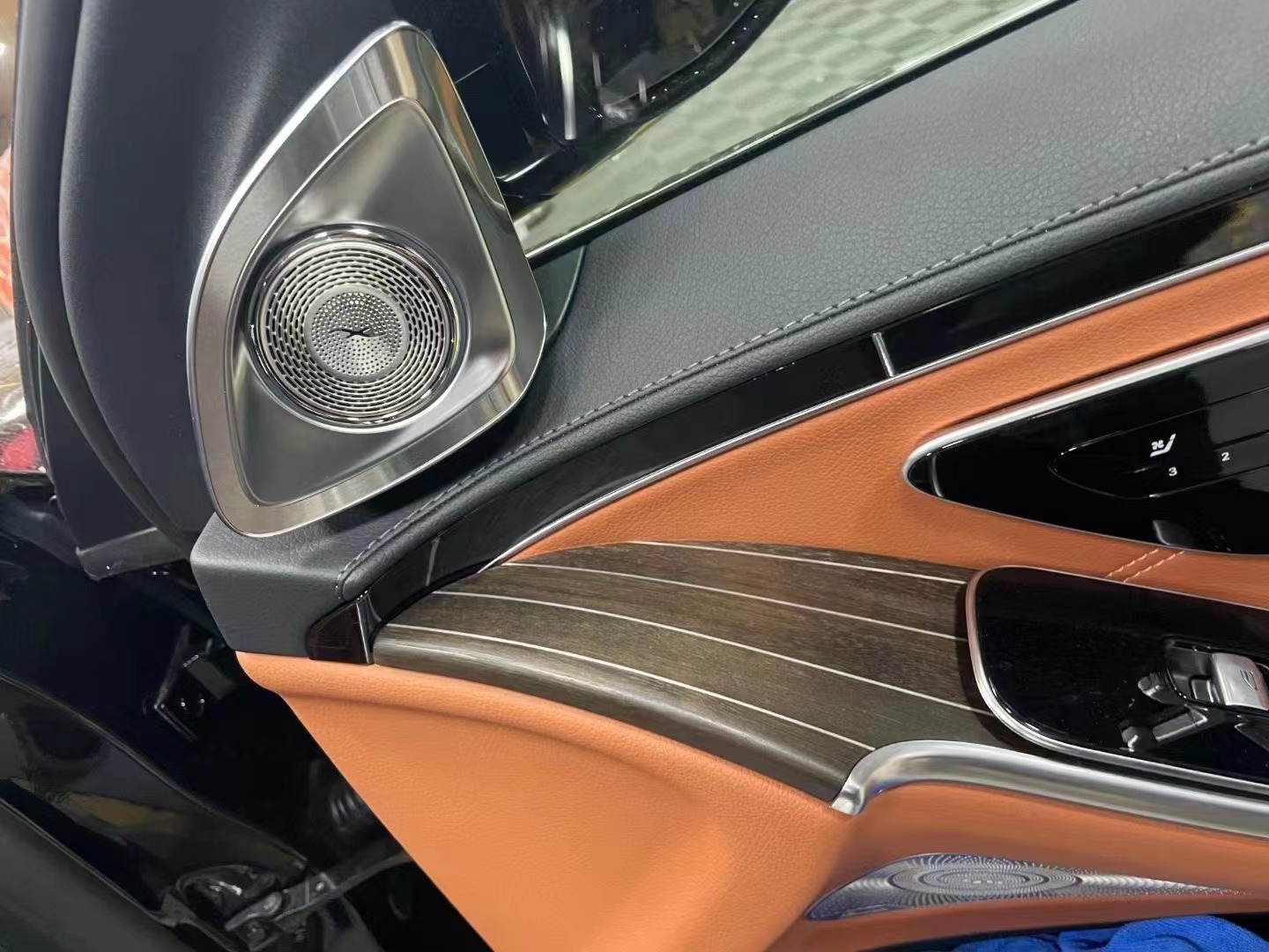 22 Maybach S480 interior upgrades walnut S680 with the same interior wood trim effect sharing ...