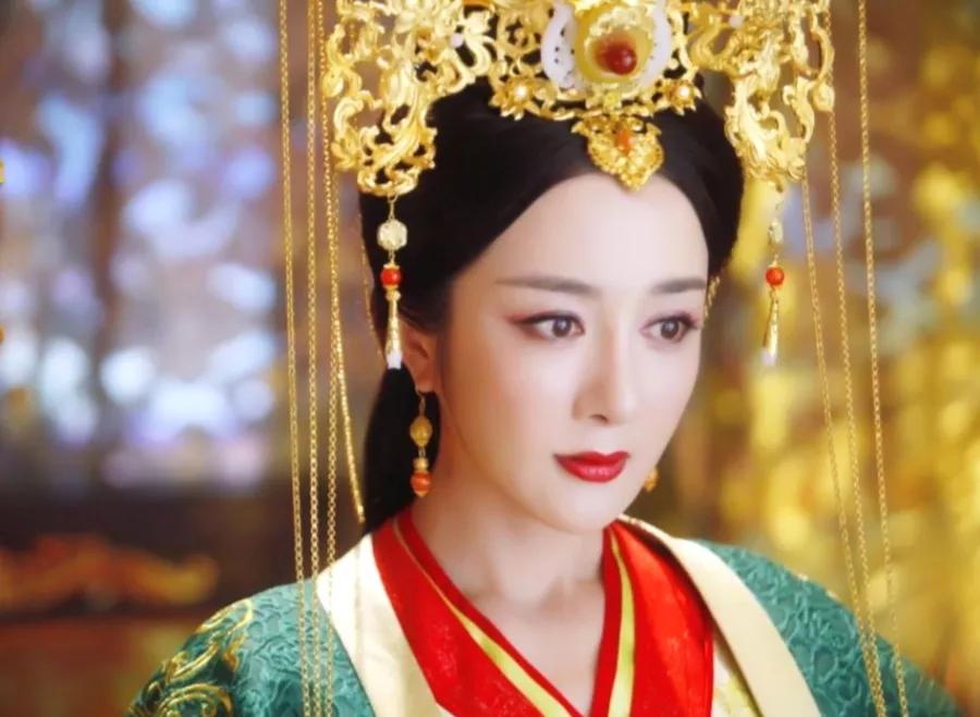 39-year-old Li Yixiao is pink and charming, making fans feast for the ...