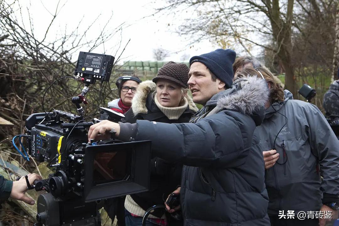 "Tracking" Film Review: An Analysis of Social Panic and Human Nature ...