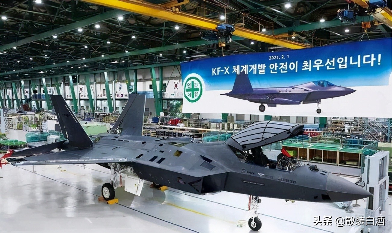 China's fifth-generation semi-fighter has come out?The only one in the ...