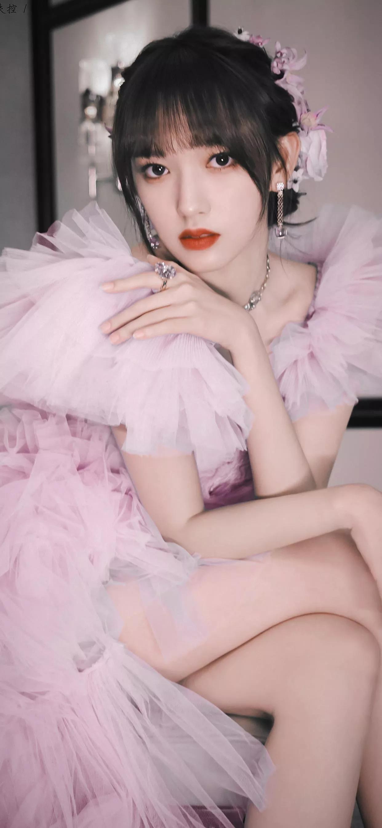 Cheng Xiao Wallpaper Picture (Follow + Like) - iNEWS