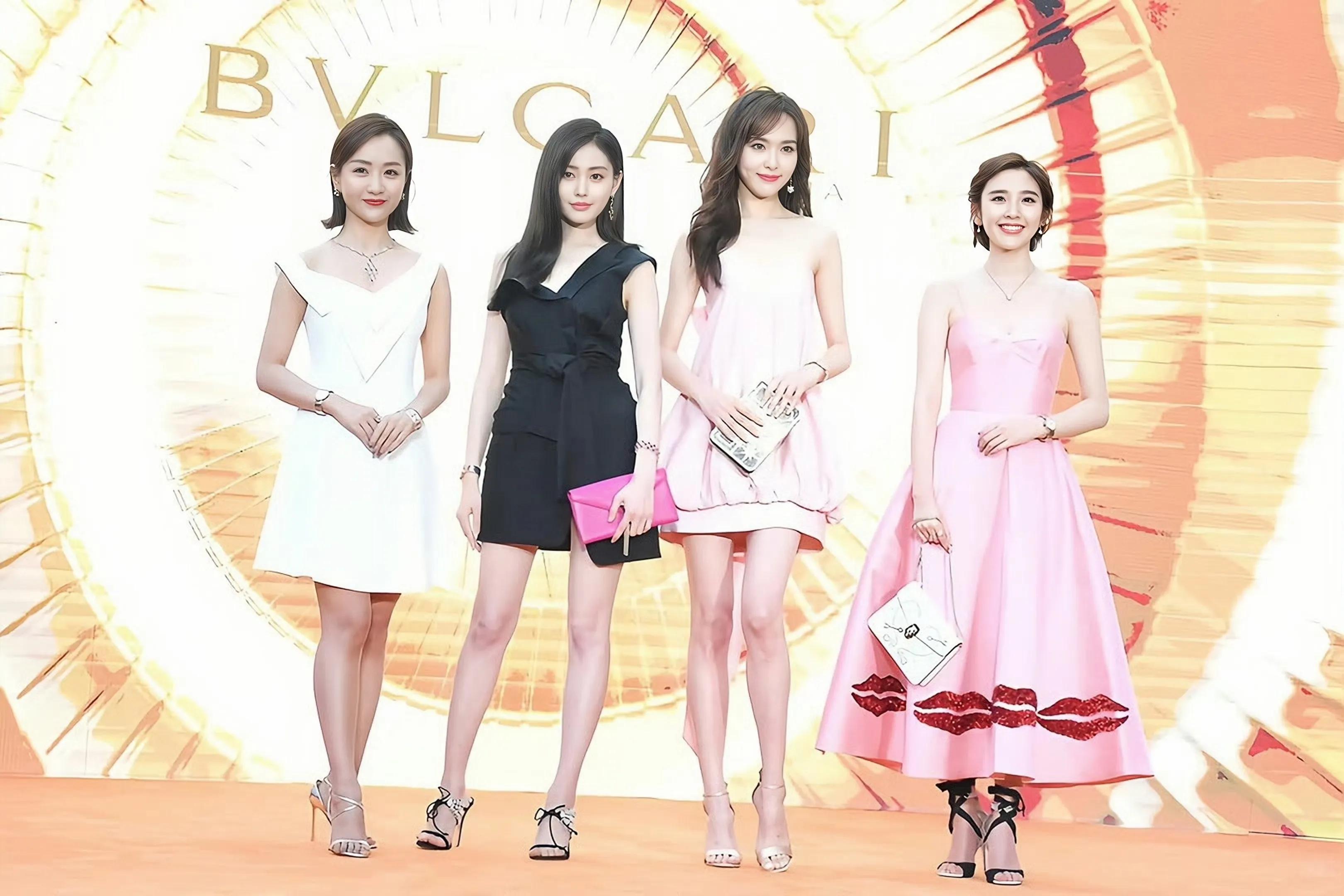 Tang Yan, Yang Rong, Zhang Tianai, and Tang Yixin are fighting on the ...